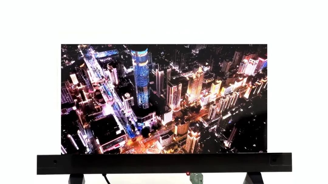 辰显光电成功点亮中国大陆首款TFT基无边框Micro-LED拼接箱体 - 行家说